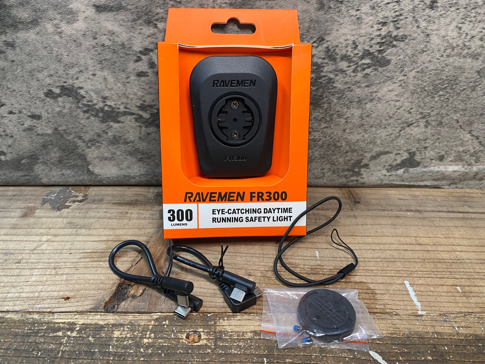 IR549 RAVEMEN FR300 フロントライト 未使用 – BICI AMORE EQ STORE